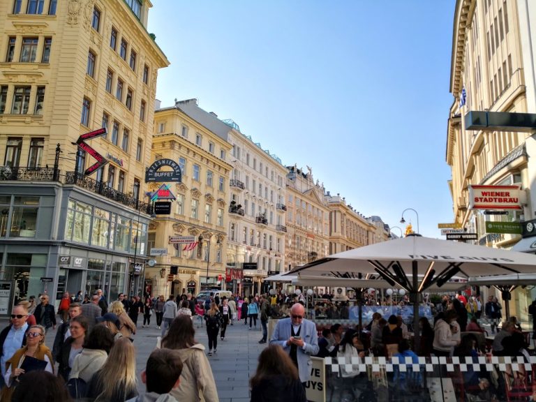 Graben Street (Graben Strasse) – pedestrian and shopping paradise with ...